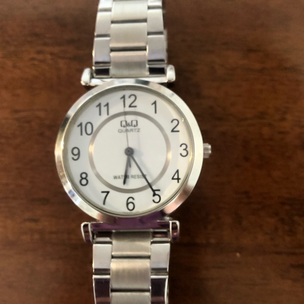 Q&Q Preowned Quartz Watch Stainless Steel Water Resis… - Gem